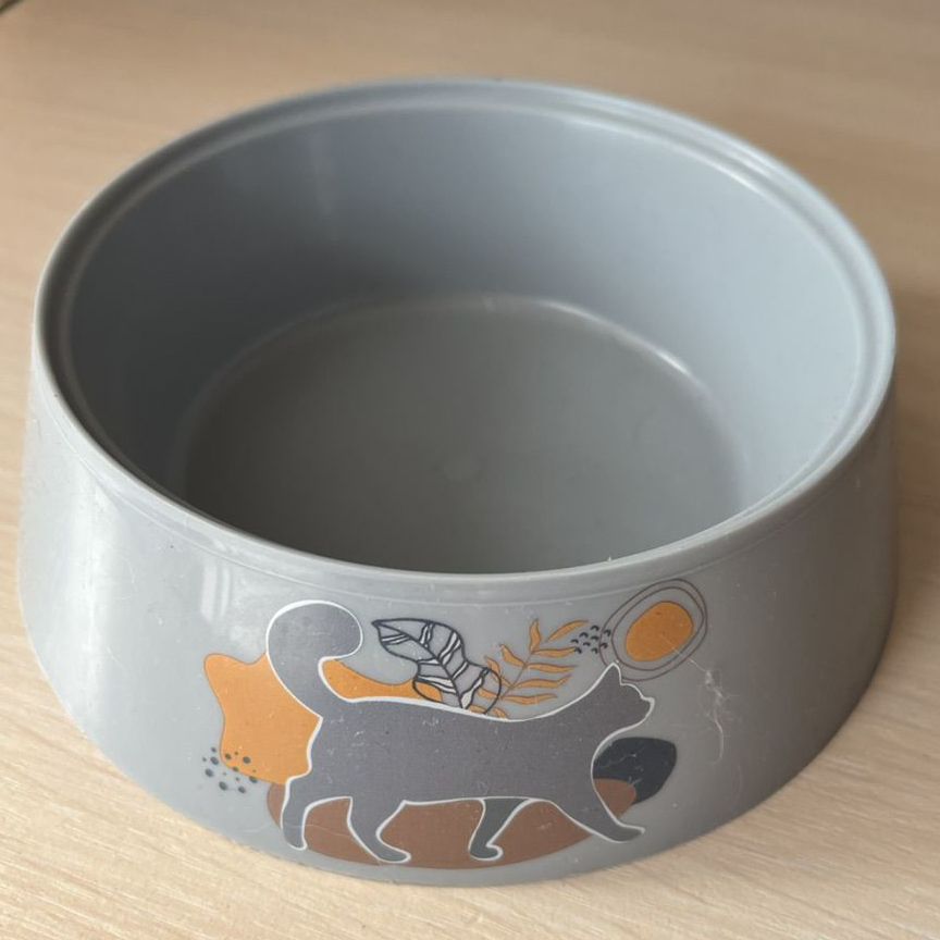 Миска для кошки