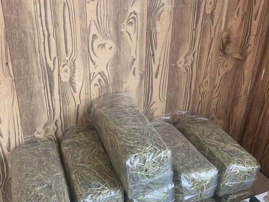 Фасовка сена в брикеты по 500 грамм