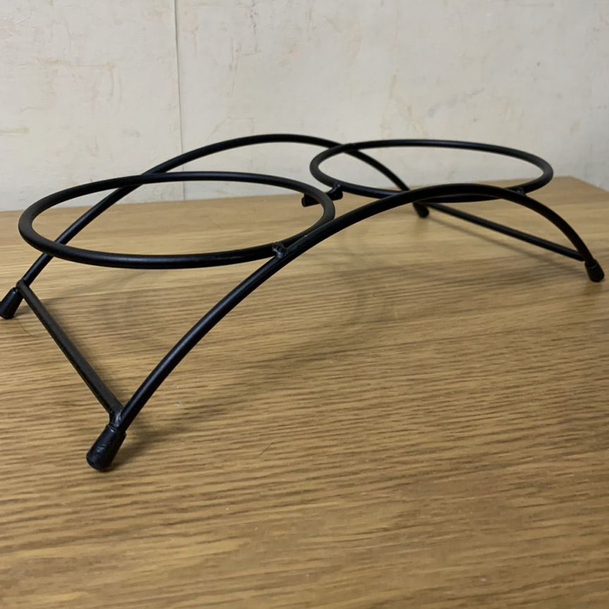 Подставка для мисок животных