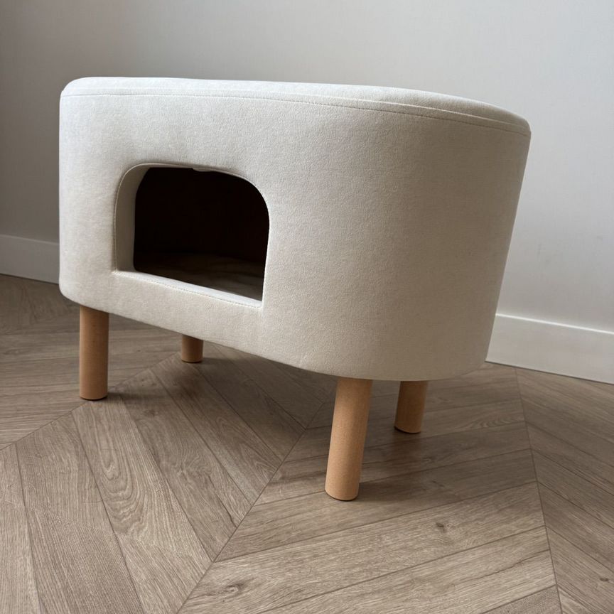 Домик для кошечки или маленькой собаки