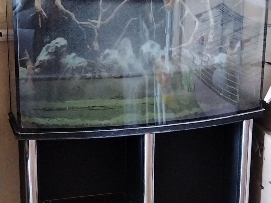 Аквариум с тумбой на 130л с дефектом