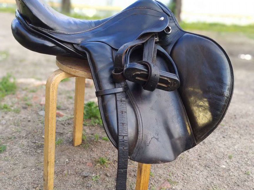 Седло для лошади