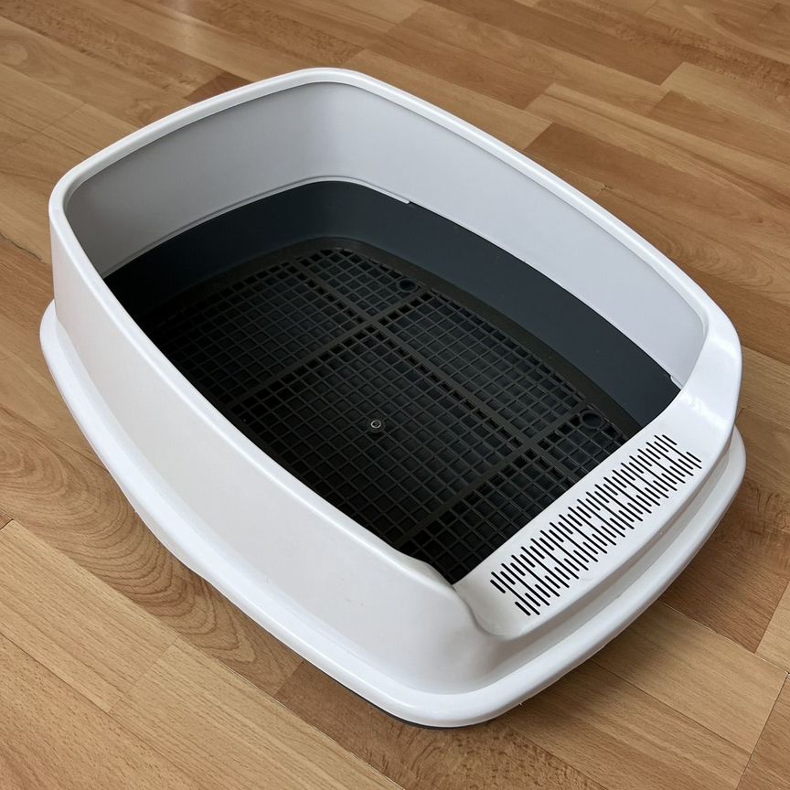 Большой лоток с высокими бортиками и сеткой