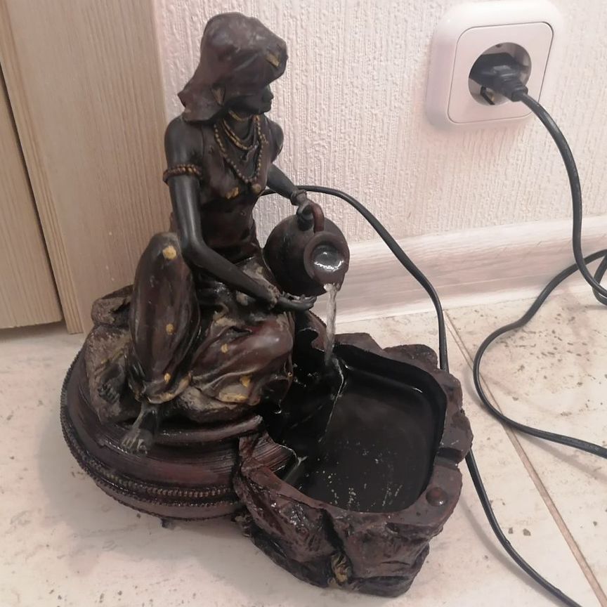 Фонтан декоративный негритянка