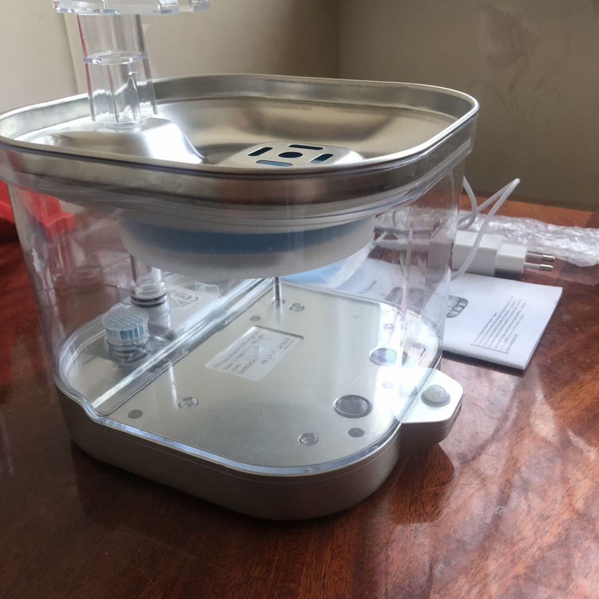 Фонтан поилка для кошек беспроводная