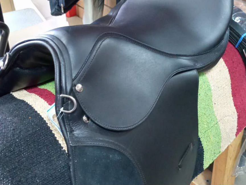 Седло для лошади универсальное