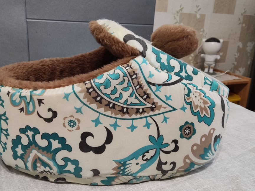 Лежанка для кошки