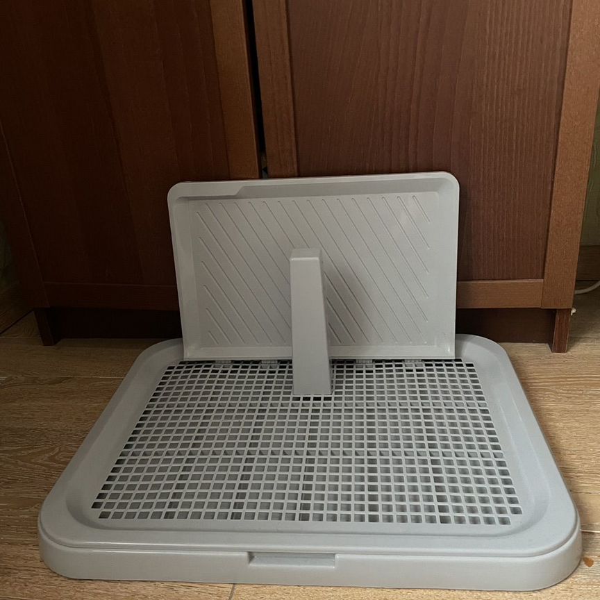 Лоток со столбиком доя маленьких собак