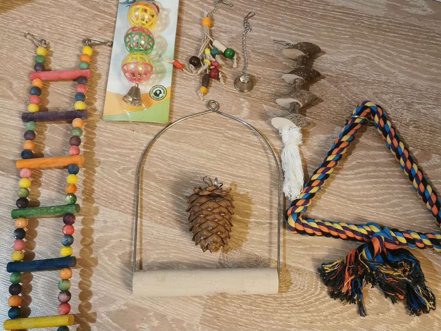 Игрушки для птиц