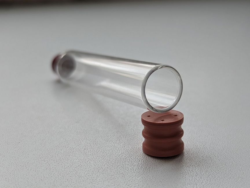 Пробирки стеклянные, поилка для муравьев