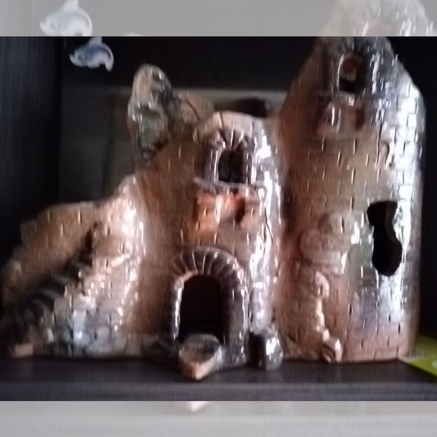 Замок для аквариума