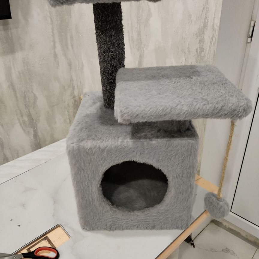 Когтеточка с домиком и лежанкой