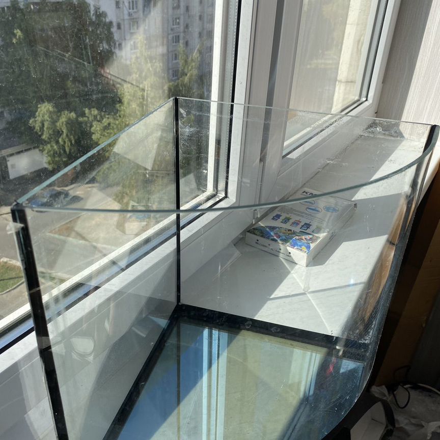 Аквариум угловой