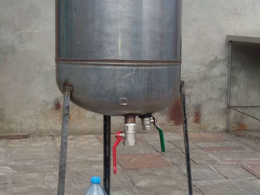 Бак из нержавейки для розлива меда на 2 крана