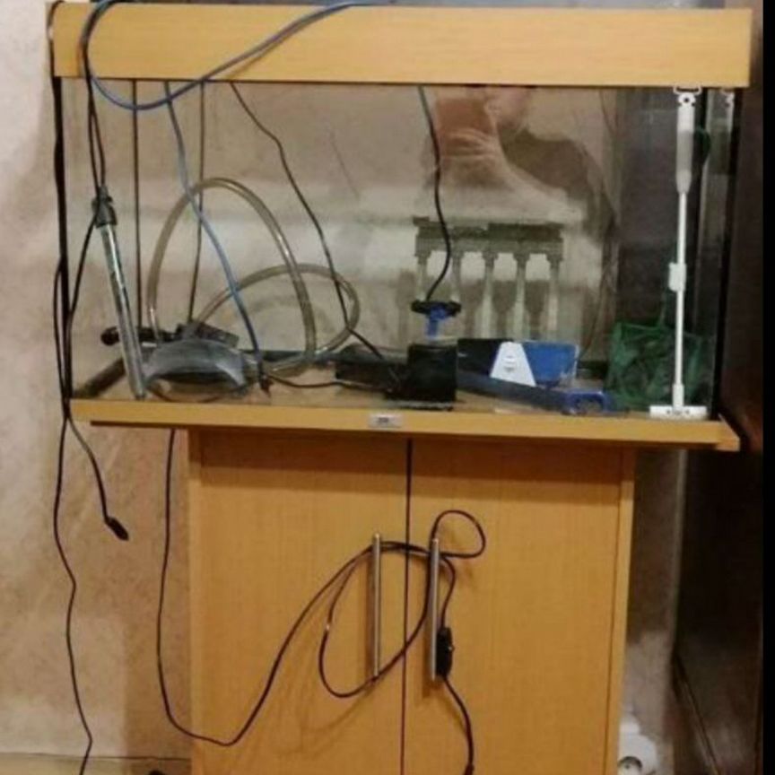 Аквариум с тумбой