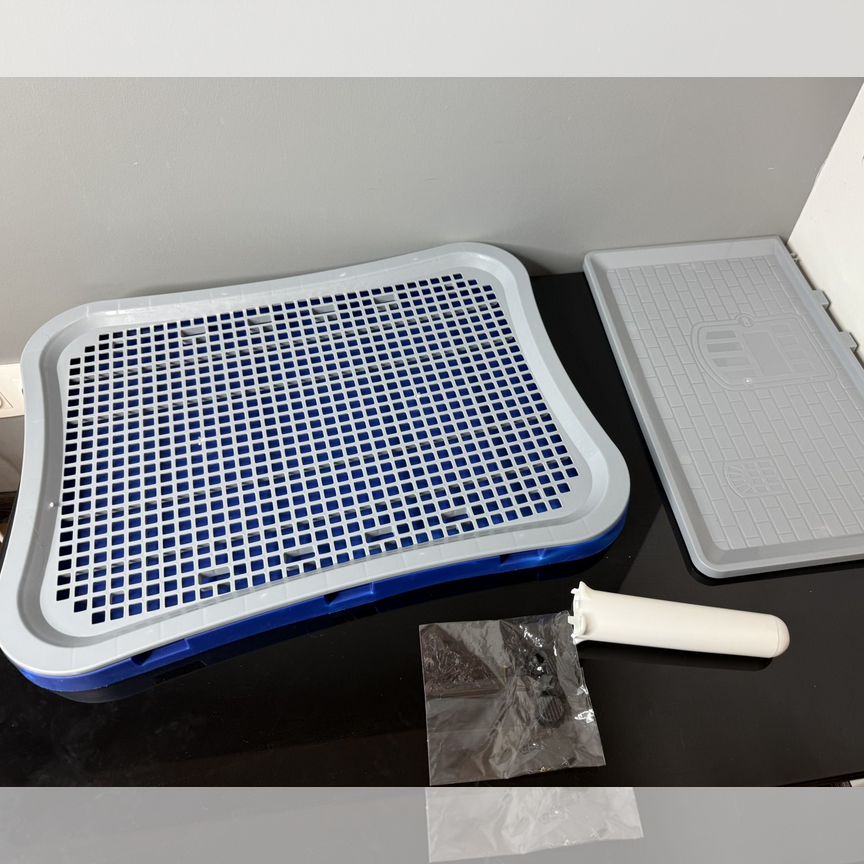 Туалет для собак с решеткой и поддоном новый