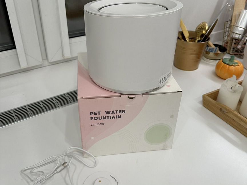 Питьевой фонтан для кошек и собак petree