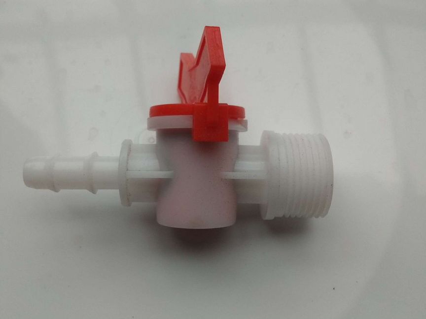 Кран для бака