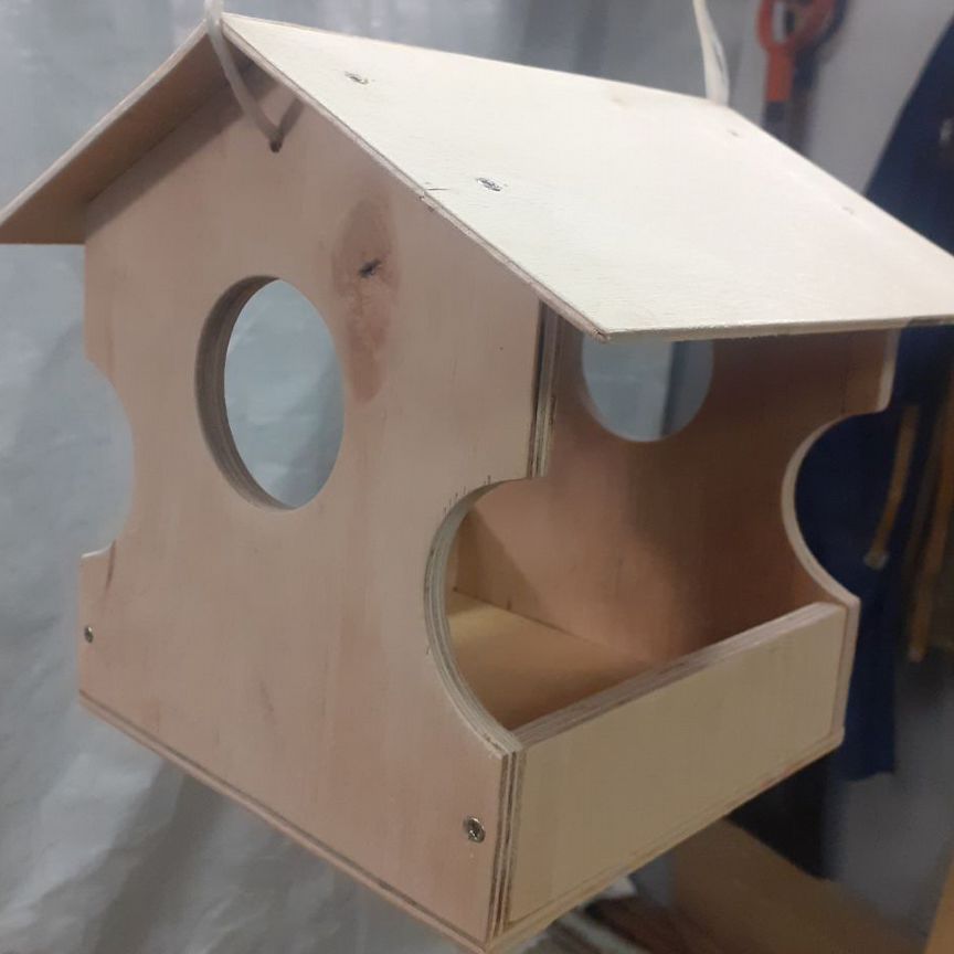 Кормушка для птиц