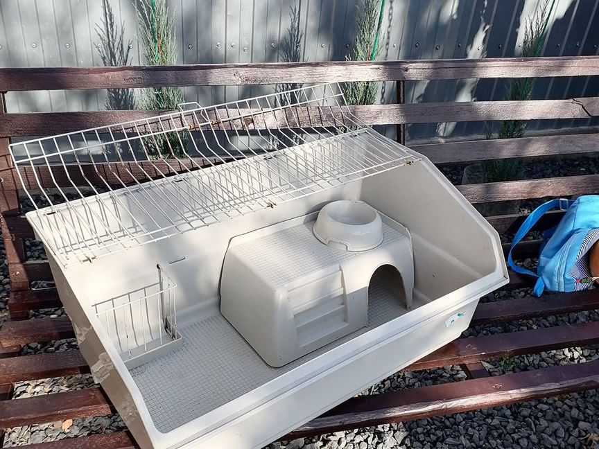 Большая клетка для кролика