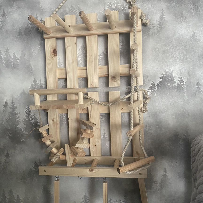 Висящий стенд для попугая