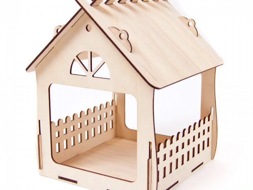 Кормушка для птиц из дерева