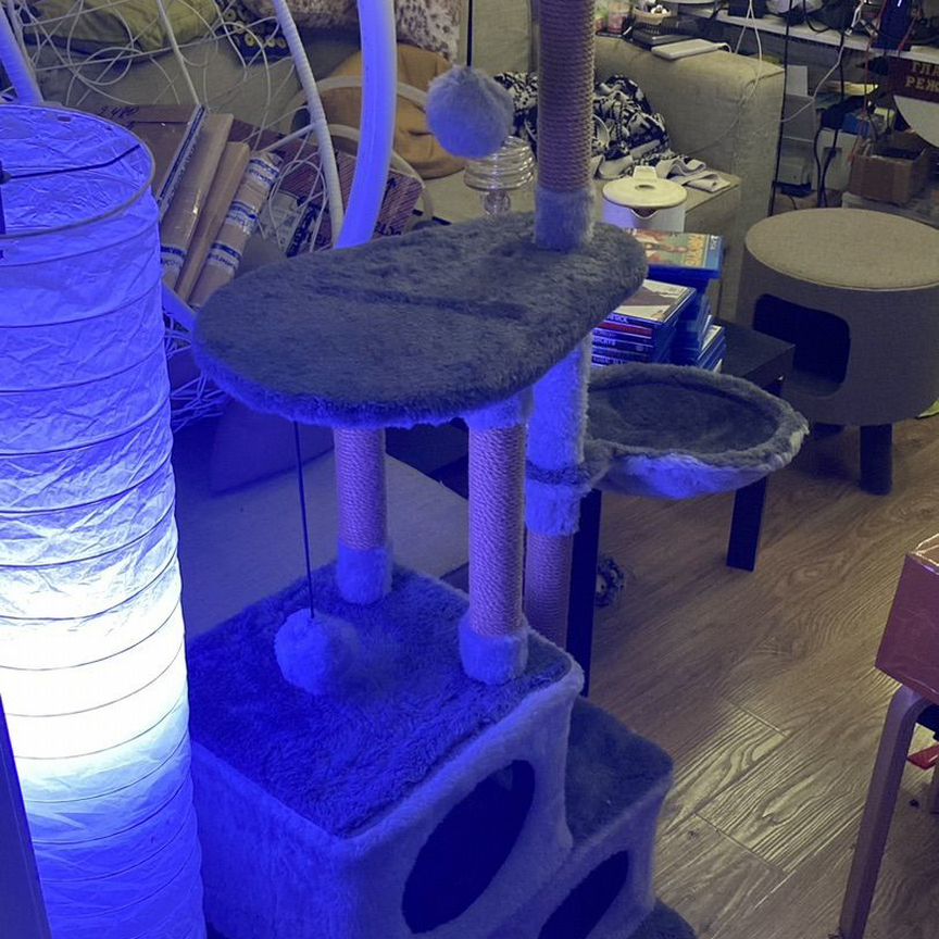 Хоромы для кошки (домик)