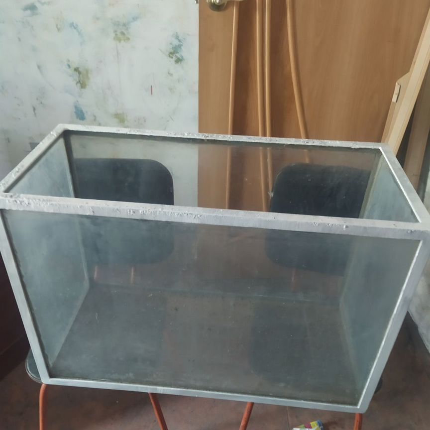 Аквариум б/у, со всеми принадлежностями