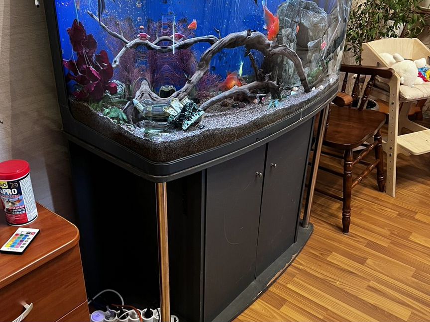Аквариум с тумбой