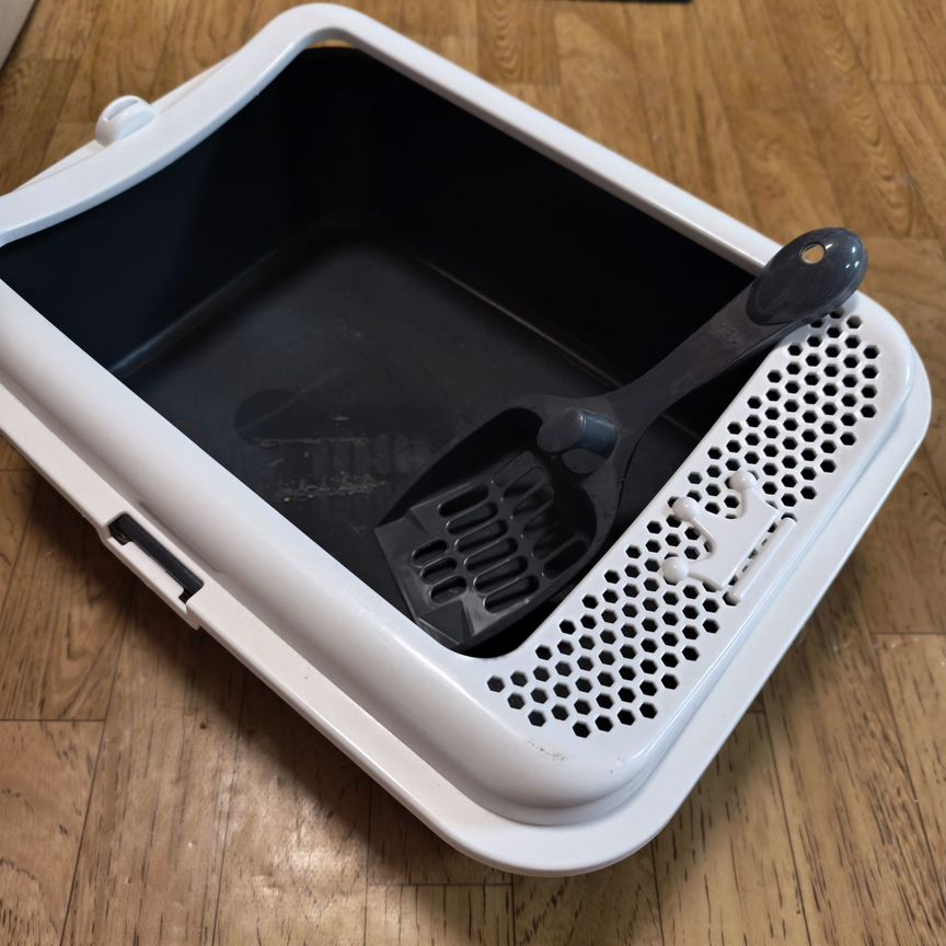 Лотки для животных новые