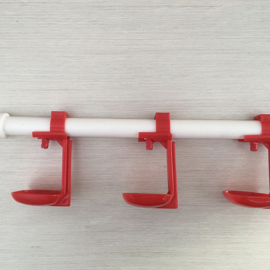 Поилка ниппельная