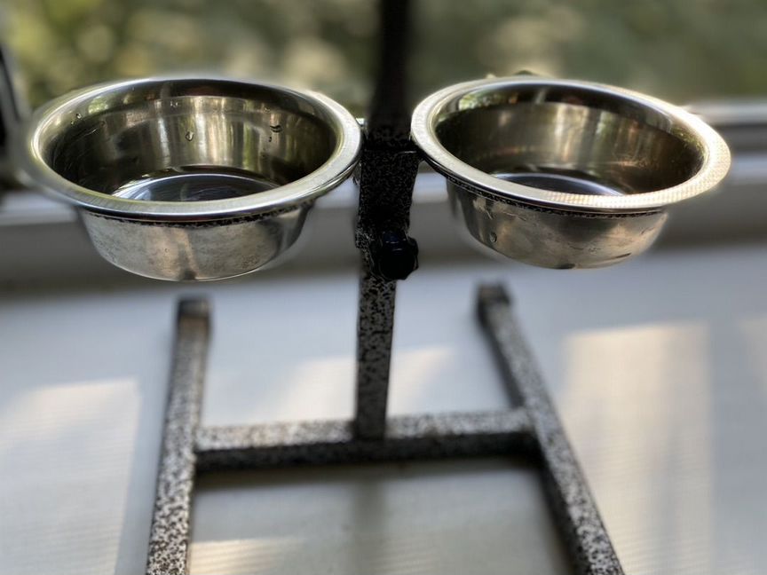 Миски на подставке для собак