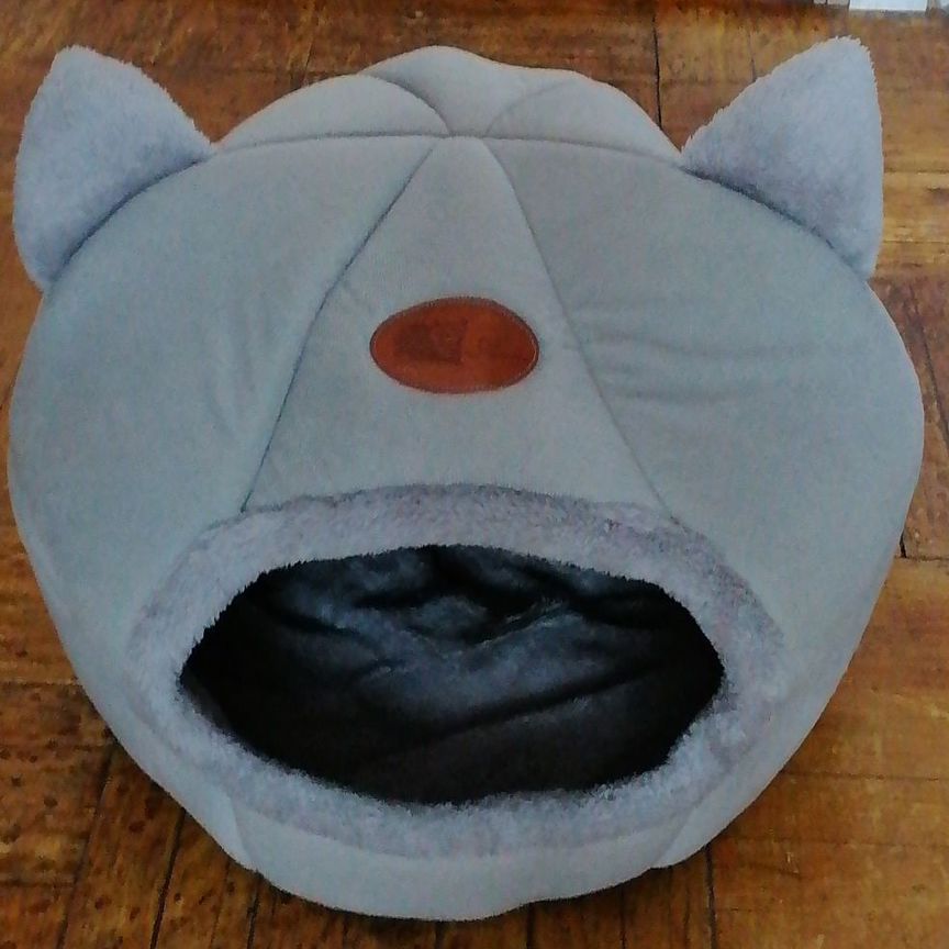 Продаю домик для кошки в хорошем качестве