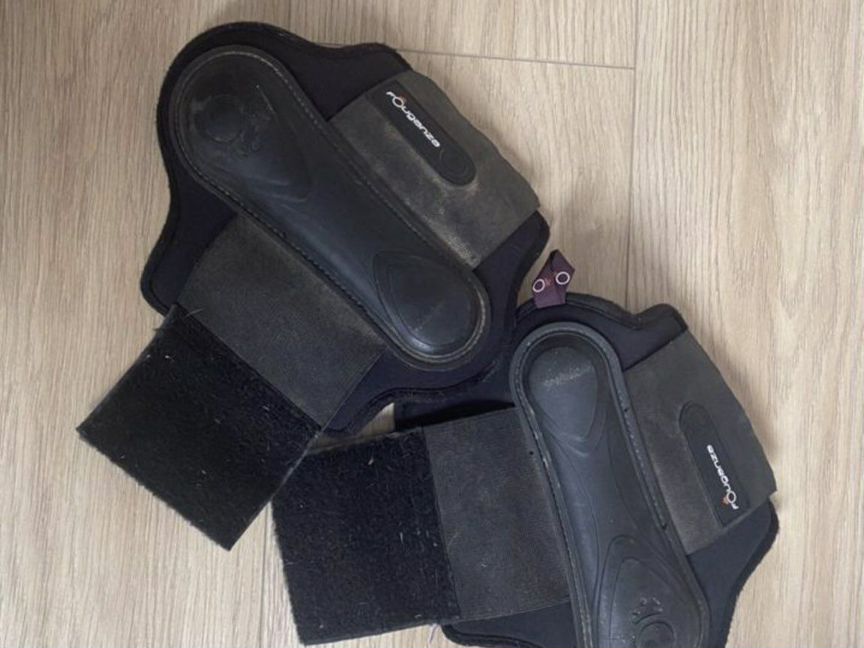 Ногавки передние на пони