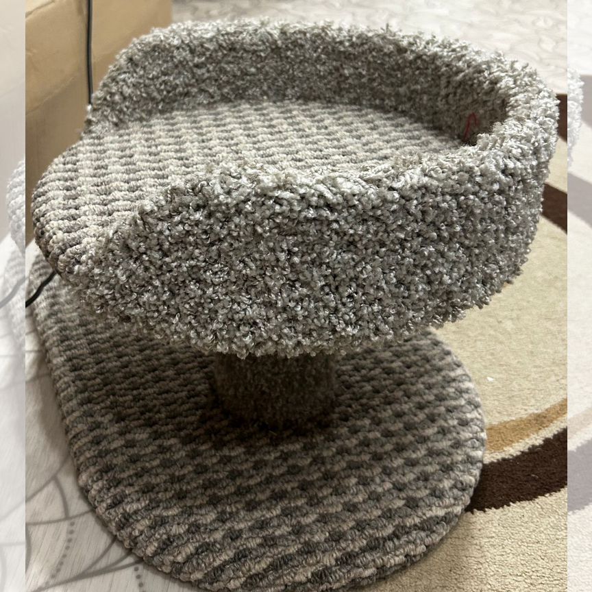 Лежанка для кошек бу