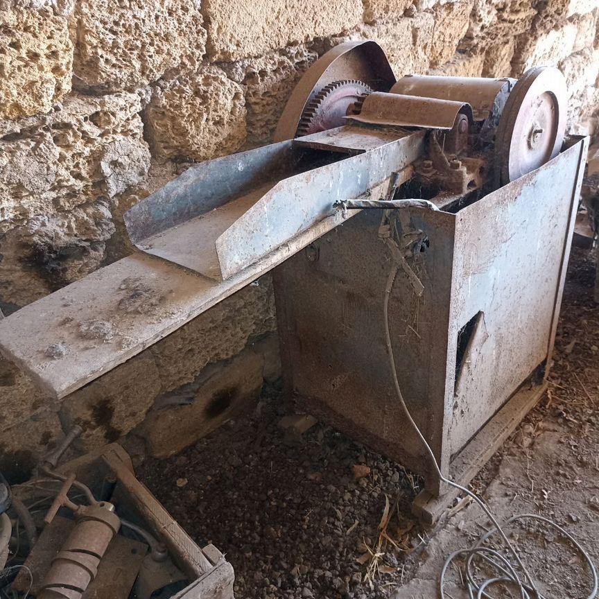 Корморезка электрическая