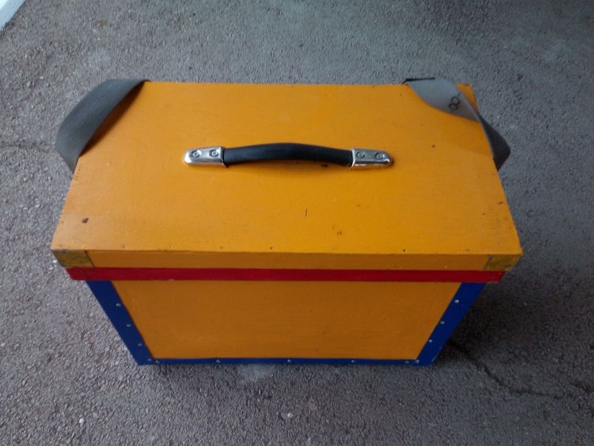 Ящик пчеловода для переноски рамок