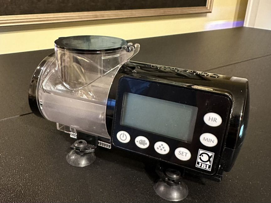 Автокормушка для рыб JBL