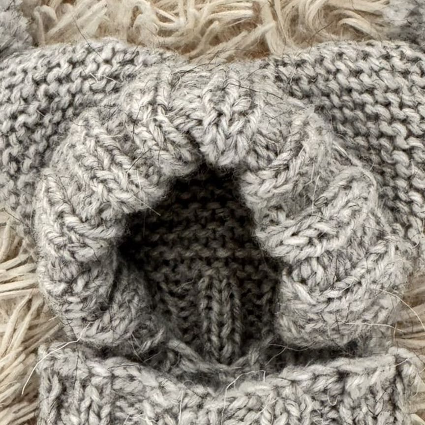 Вязаная шапочка для небольшой собаки