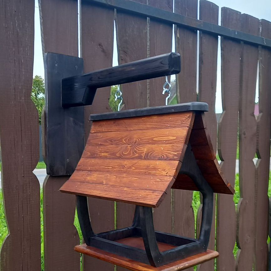 Кормушка для птиц уличная