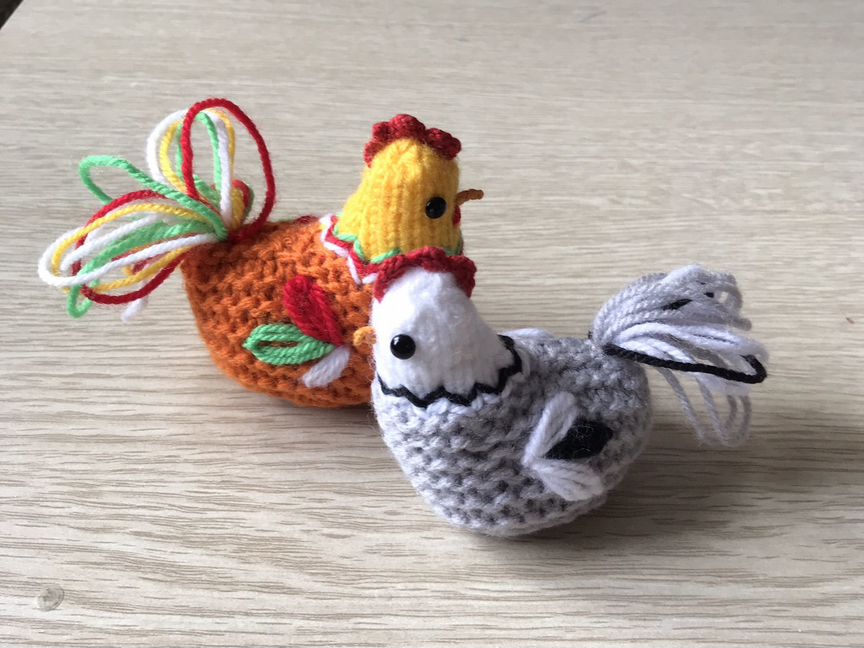 Петушок и курочка вязаные