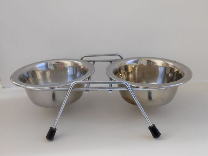 Для собак и кошек миска