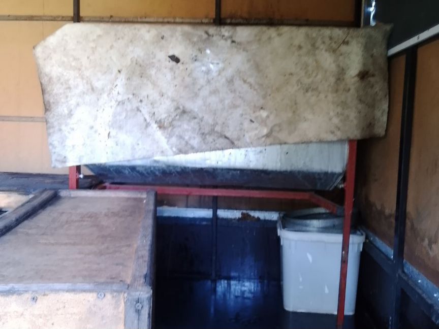 Медогонка абрезной стол на 24 рамки