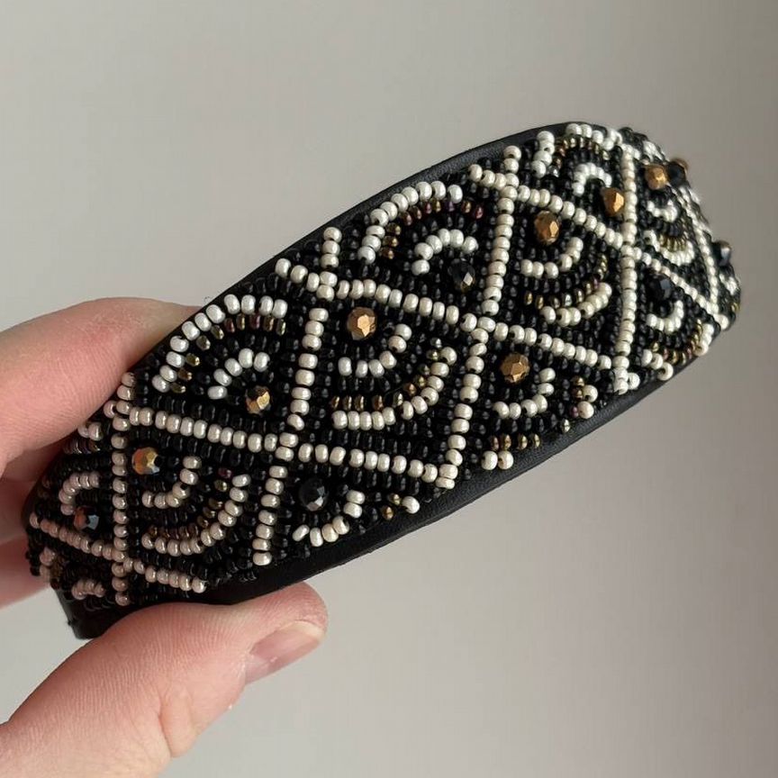 Ошейник кожаный с вышивкой