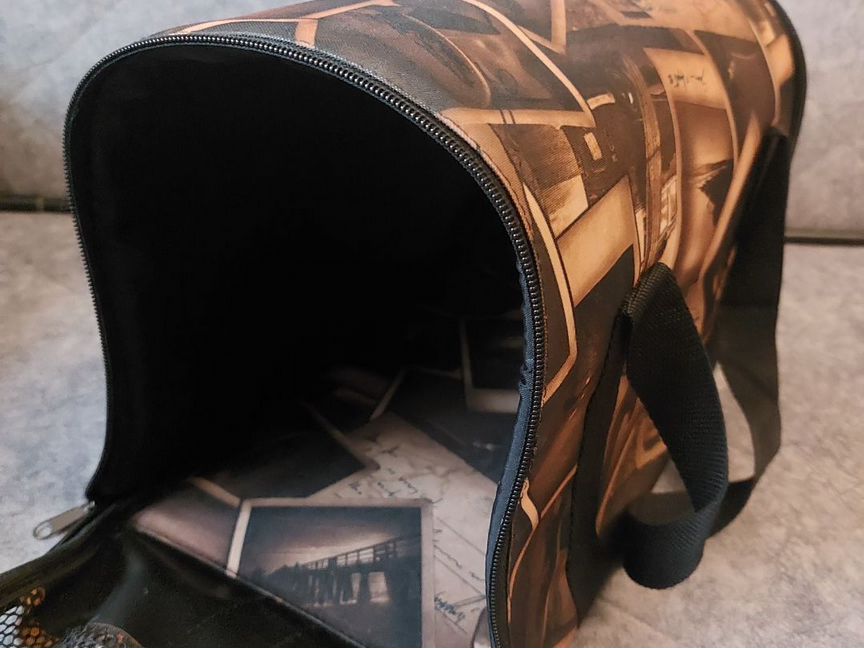 Переноска для кошек и собак