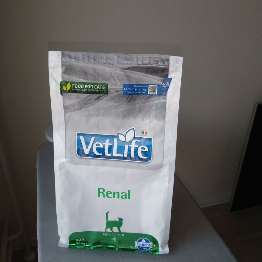 Продам корм для кошек VetLife renal сухой 2 кг