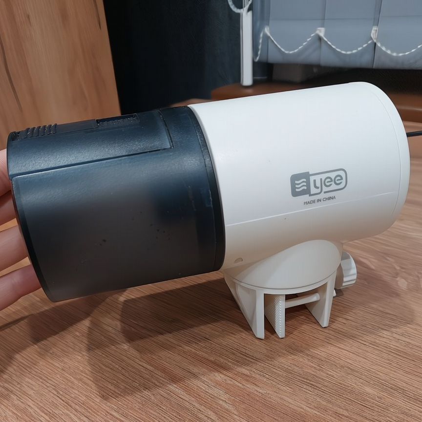 Автоматическая кормушка для рыб