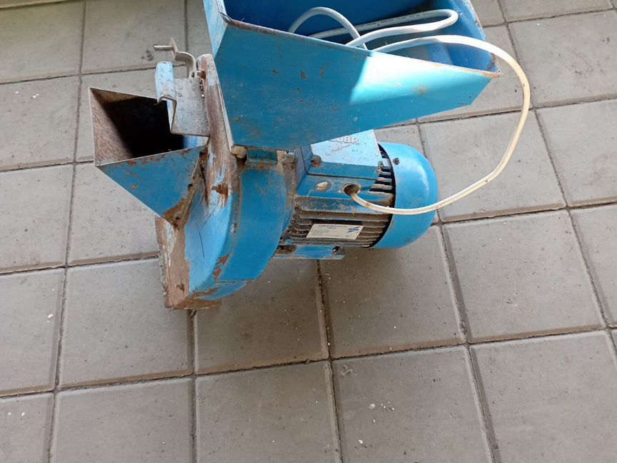 Кормоизмельчитель бу