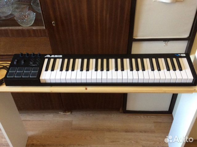 Alesis v49 midi клавиатура купить в Челябинске | Хобби и отдых | Авито