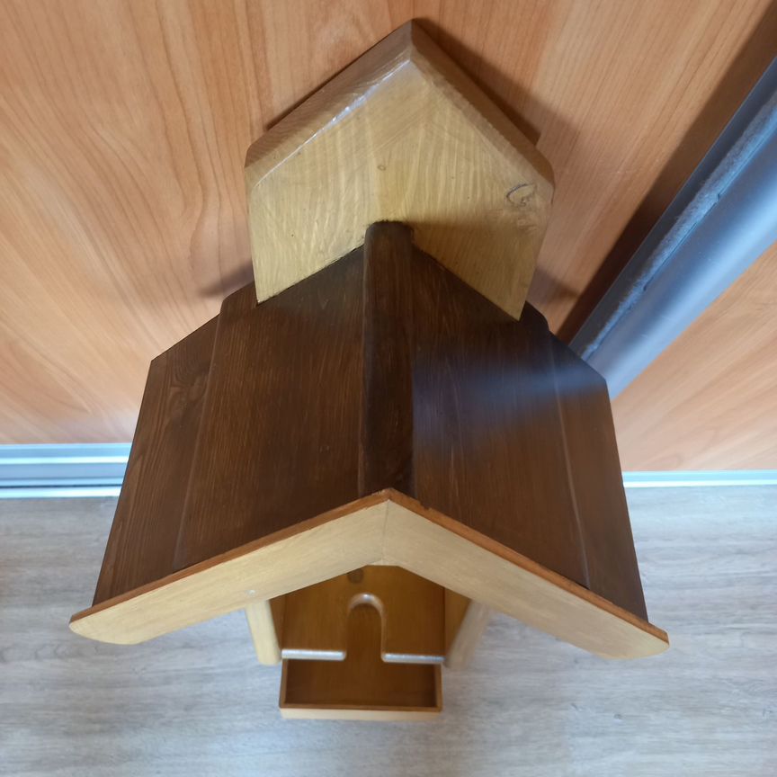 Кормушка для птиц из дерева